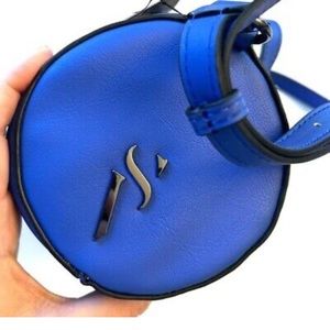 Simply Vera Vera Wang | Bags | Simply Vera Wang Blue Round Cylinder ...